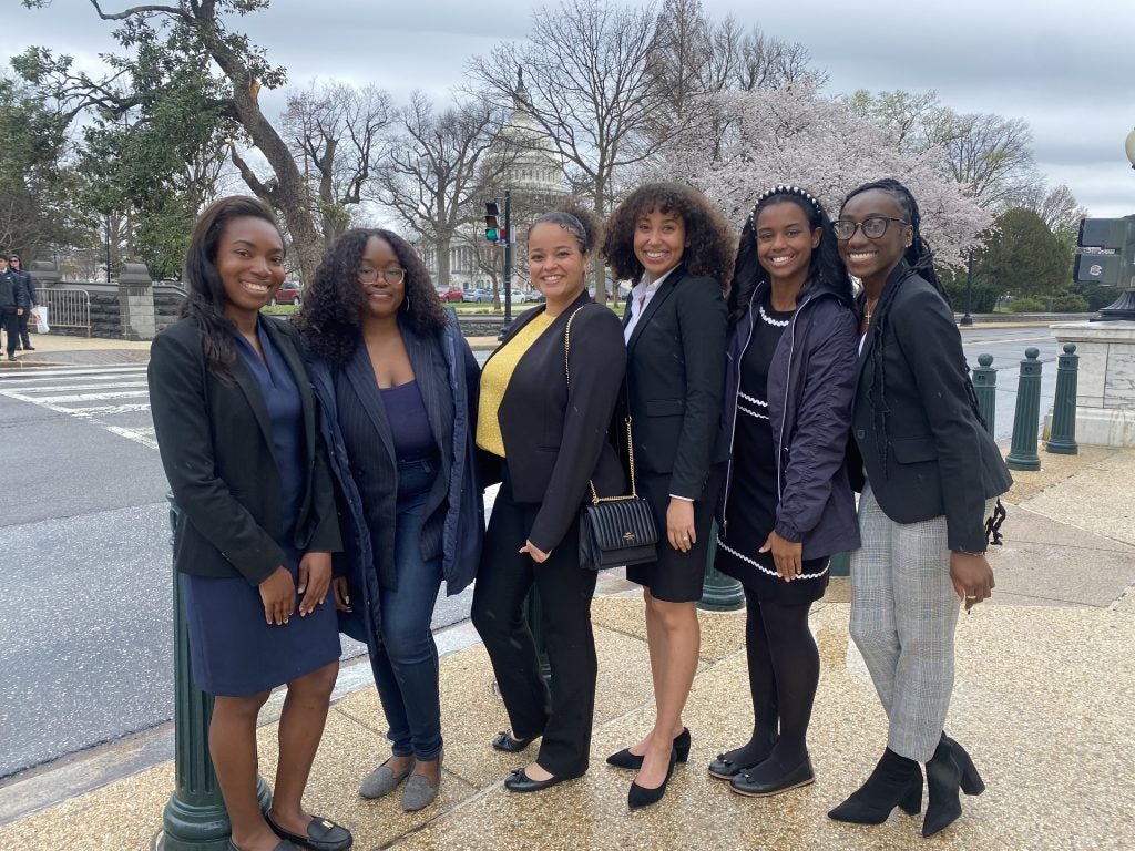 Georgetown Law Students Attend Groundbreaking Supreme Court ...